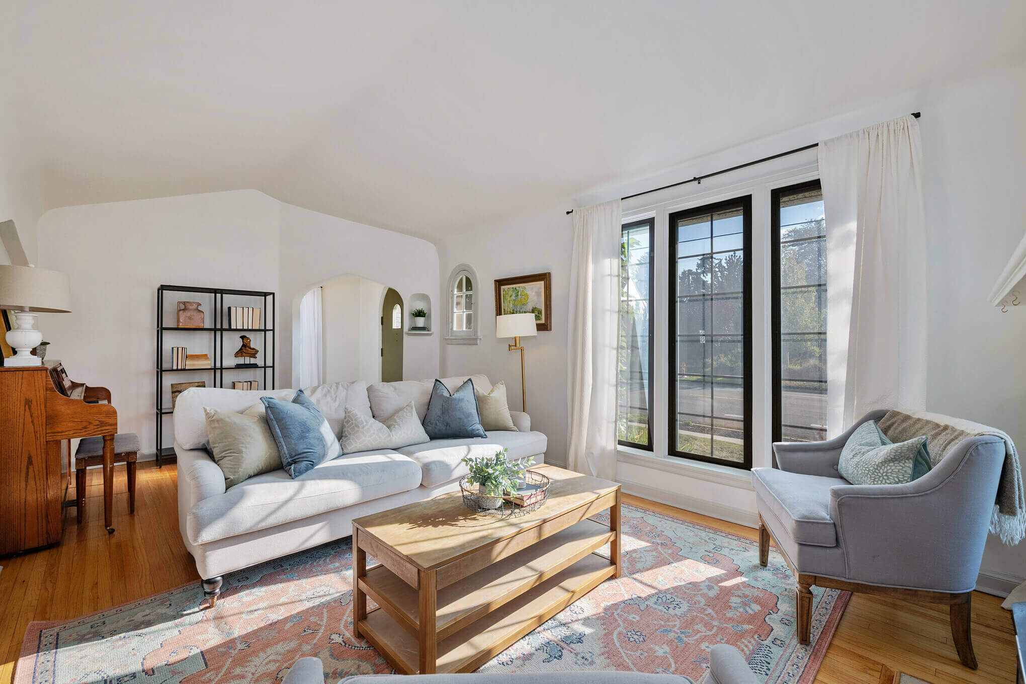 6 Tips For A New Real Estate Agent Bio That Stands Out - HomeJab Real ...